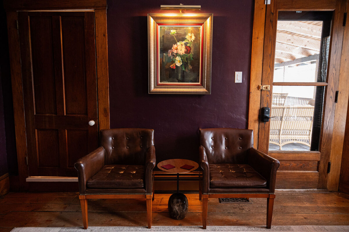 Virtual Tour of the Cobble House