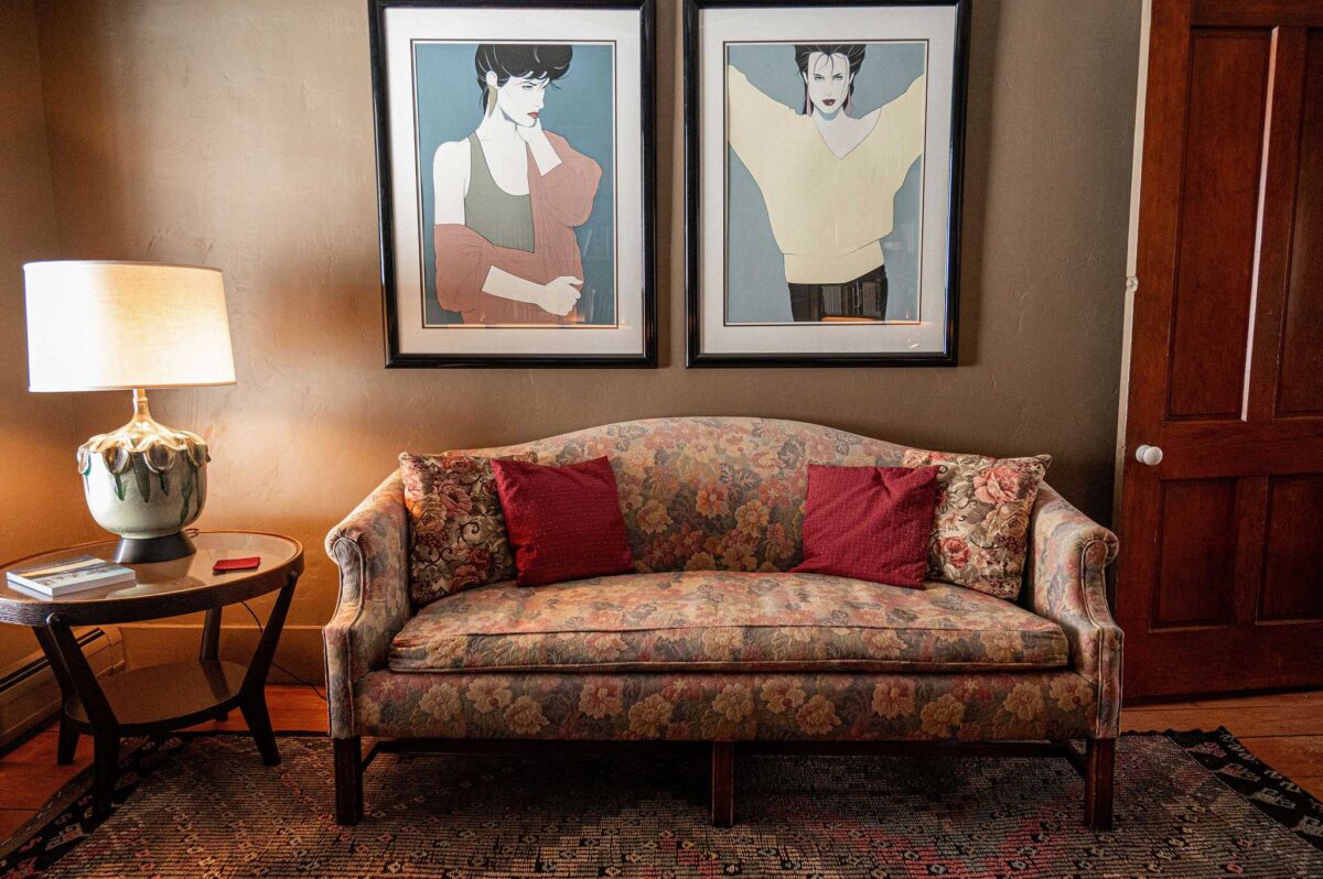 Virtual Tour of the Cobble House