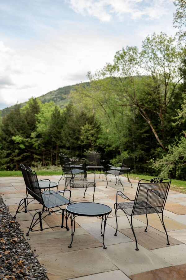 Virtual Tour of the Cobble House