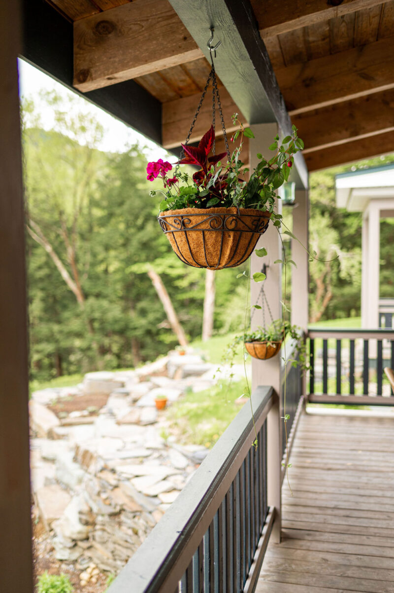 Virtual Tour of the Cobble House